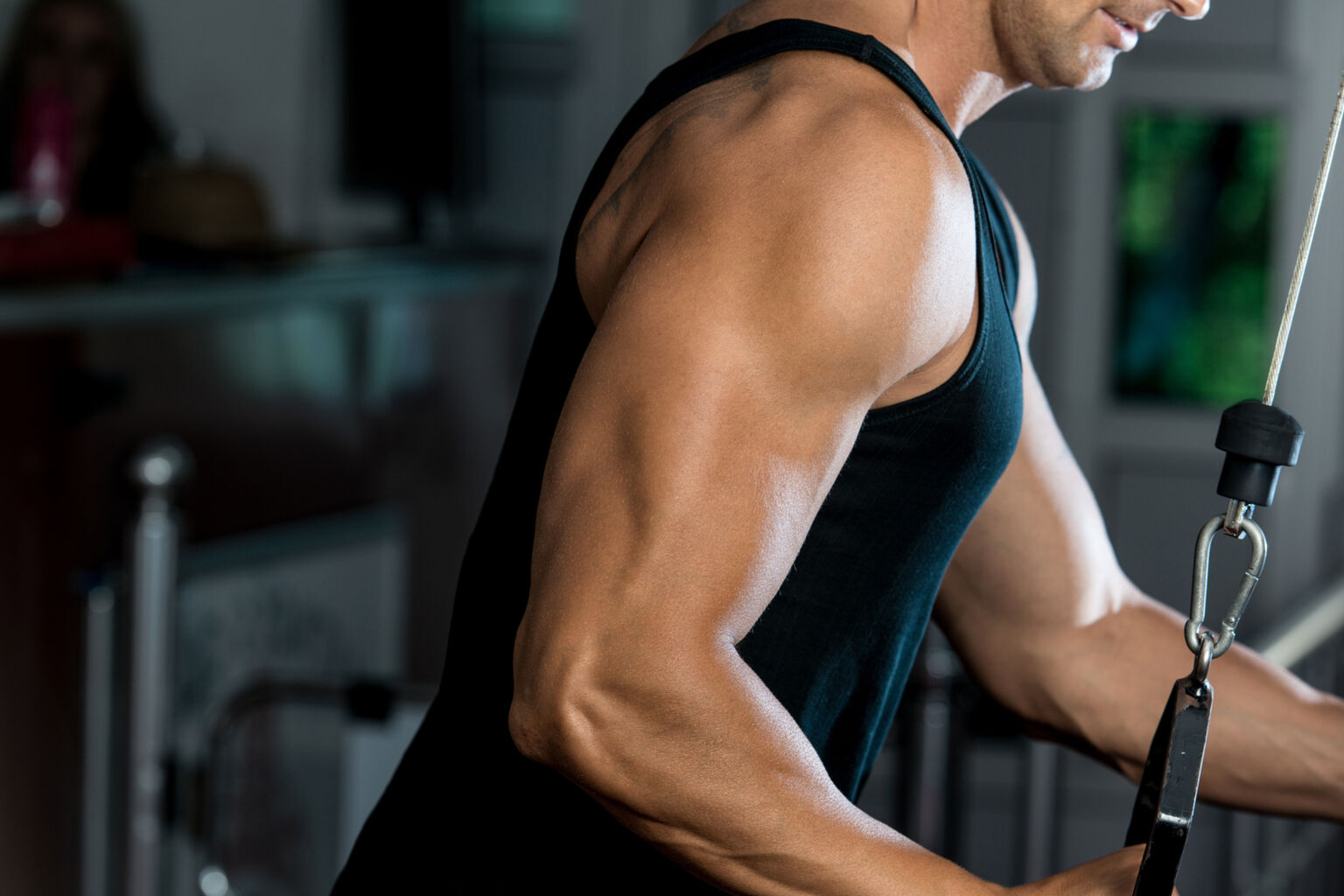 Triceps øvelser - 4 øvelser for større triceps - Gymgrossisten.no